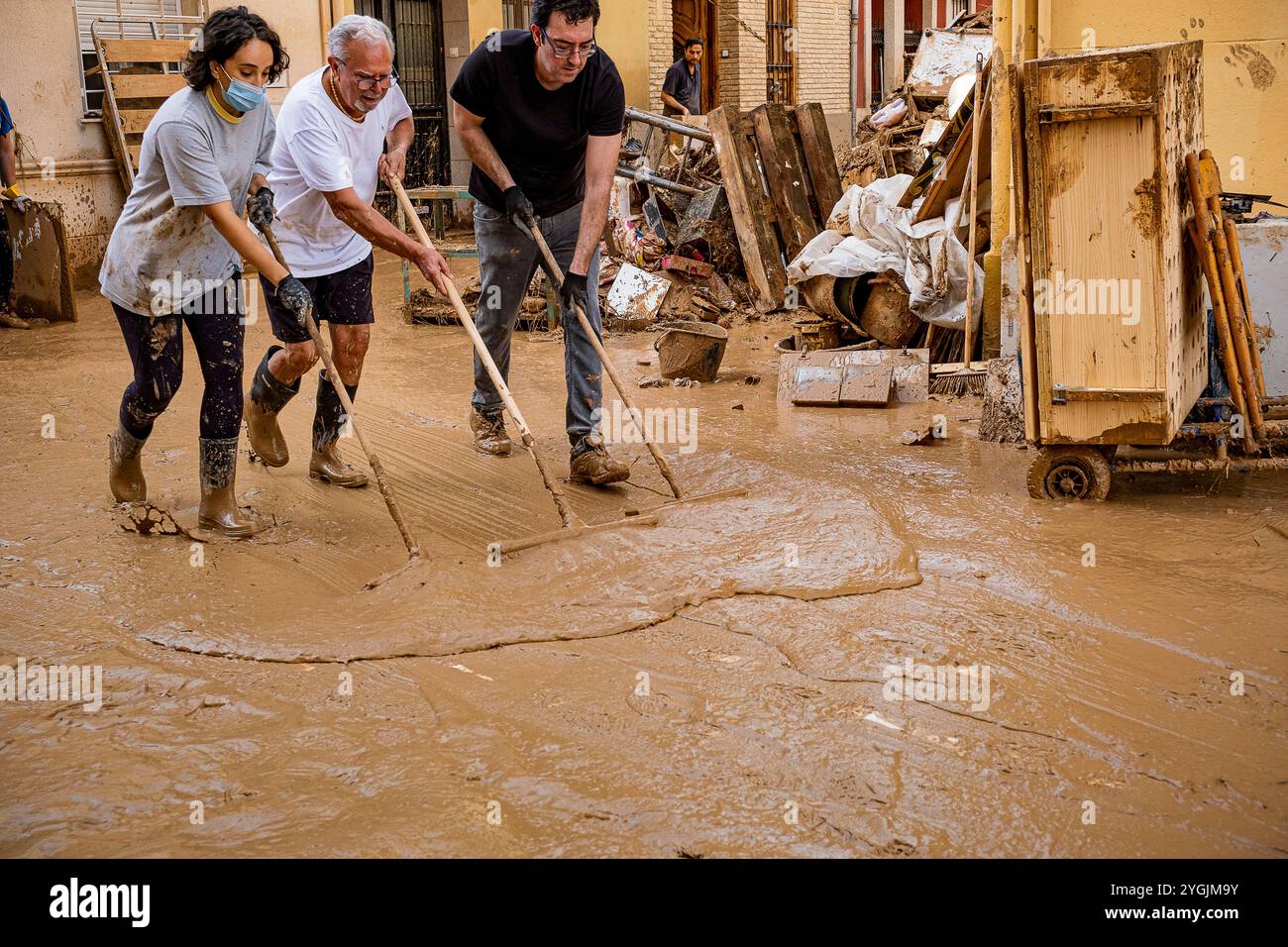 Flood water damage cleaning hi-res stock photography and images - Alamy