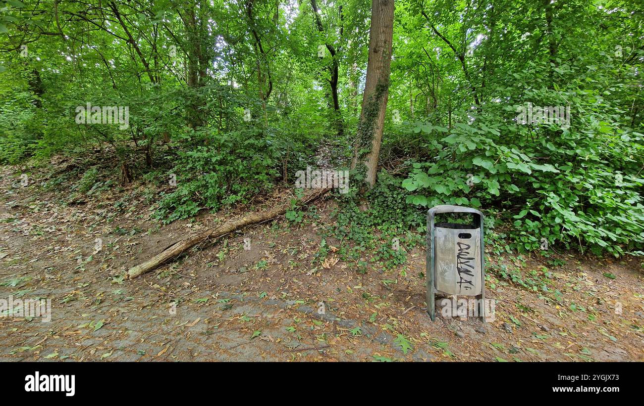 Pollution cleanliness paths hi-res stock photography and images - Alamy