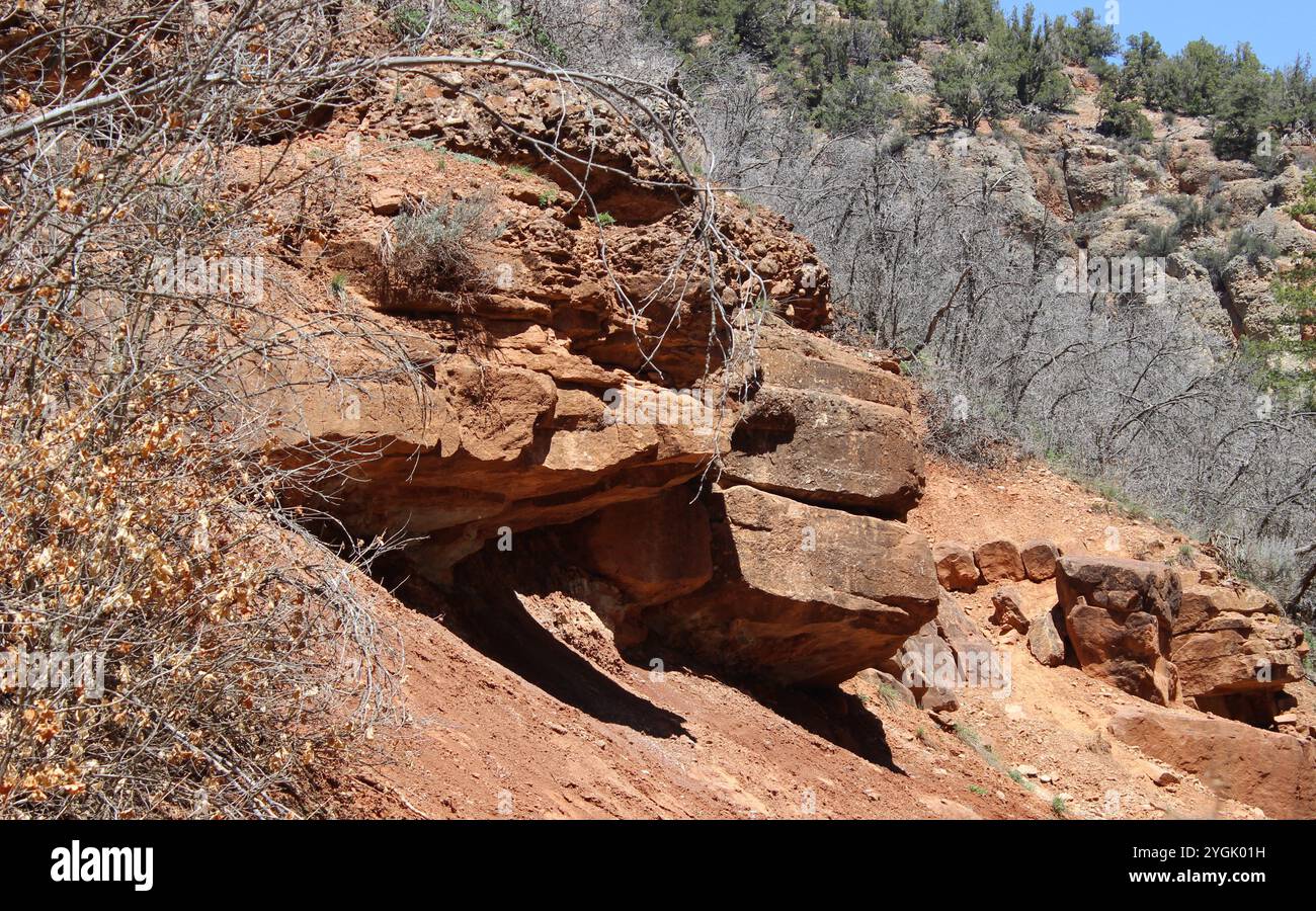 Protruding Rock at Fifth Water Hot Springs trail Stock Photo - Alamy