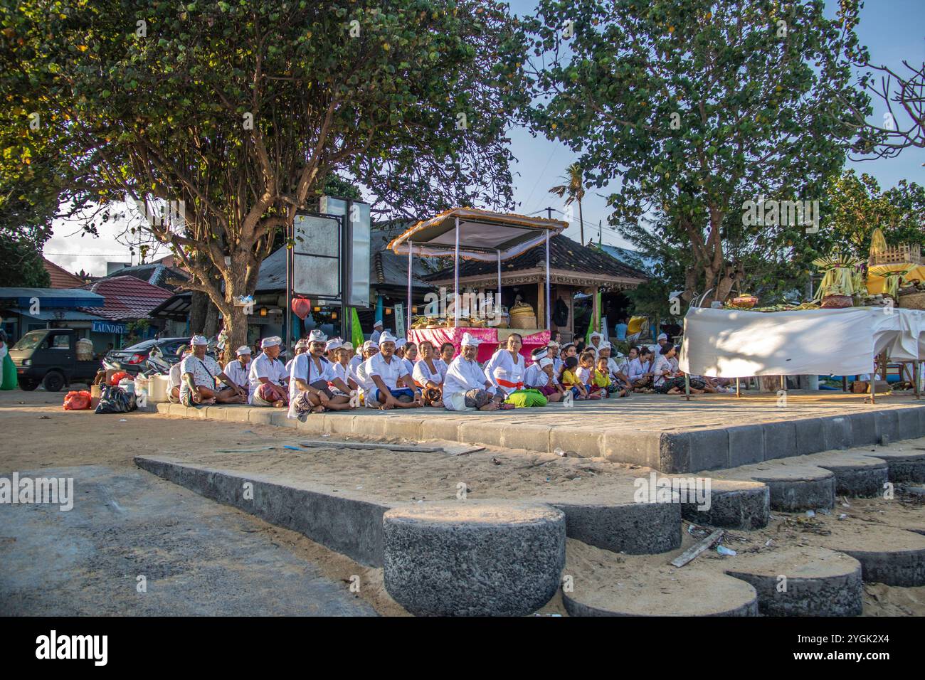 Ceremony on the beach. Religious ceremony of the Hindu faith on the ...