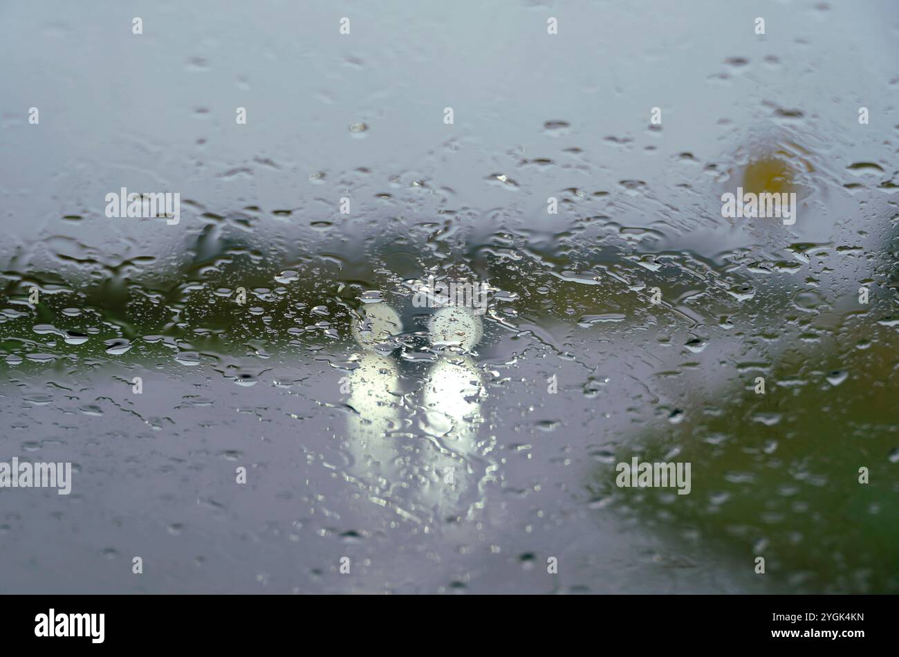 Car with raindrops hi-res stock photography and images - Alamy
