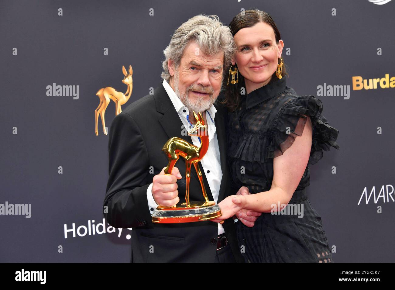 Reinhold Messner mit Ehefrau Diane Messner bei der 76. Bambi-Verleihung ...