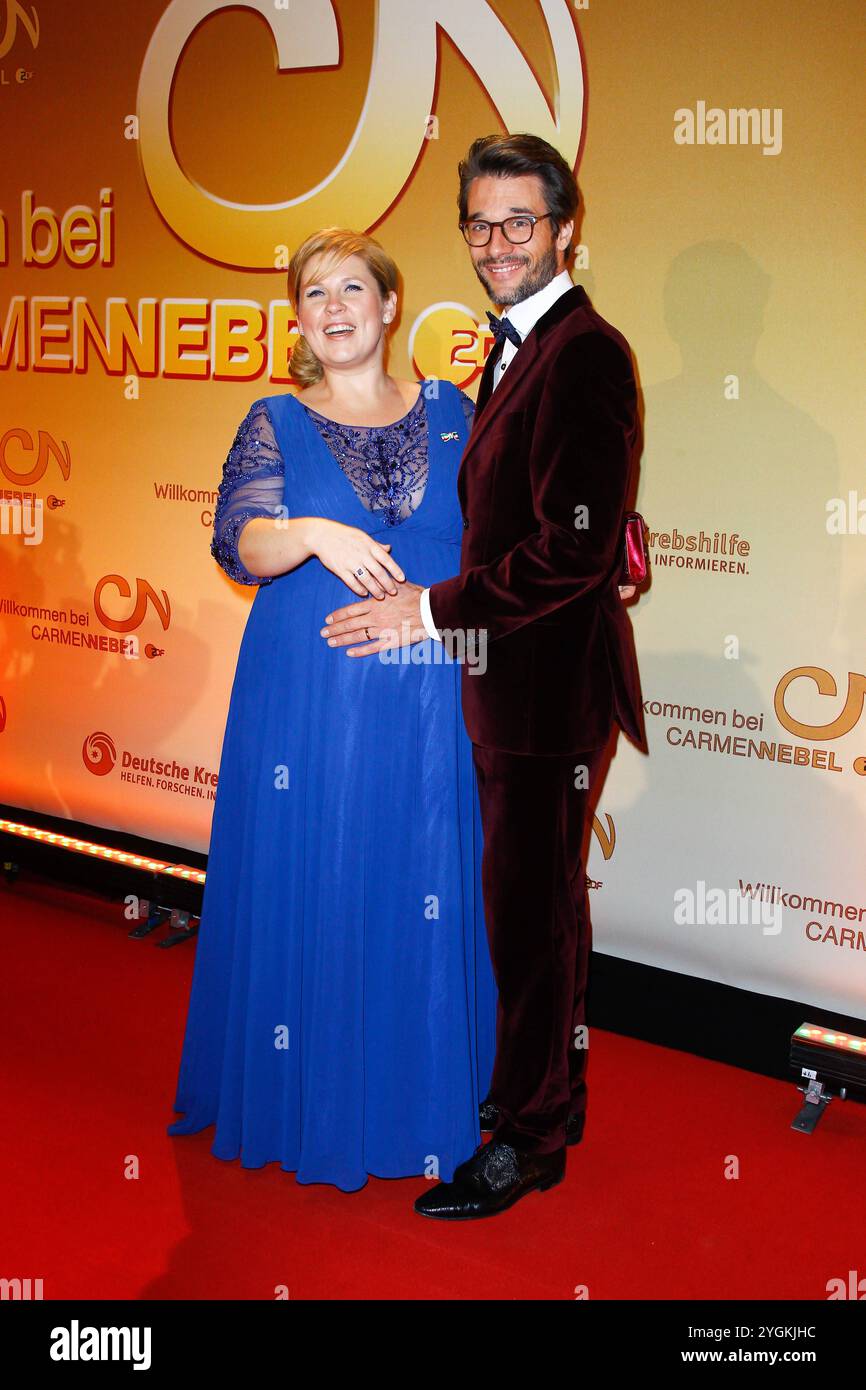 Saengerin Maite Kelly GER Schwanger auf dem Roten Teppich mit Ehemann ...