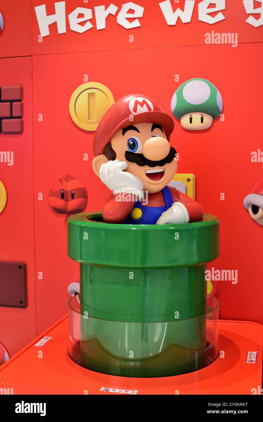 Mario elbows at pipe opening Stock Photo - Alamy