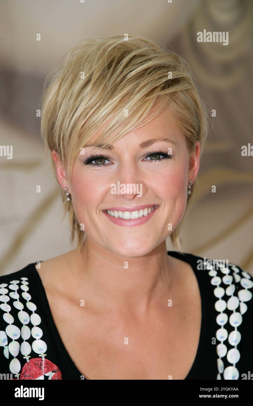 Saengerin Helene Fischer - Autogrammstunde im Elbepark Hermsdorf ...