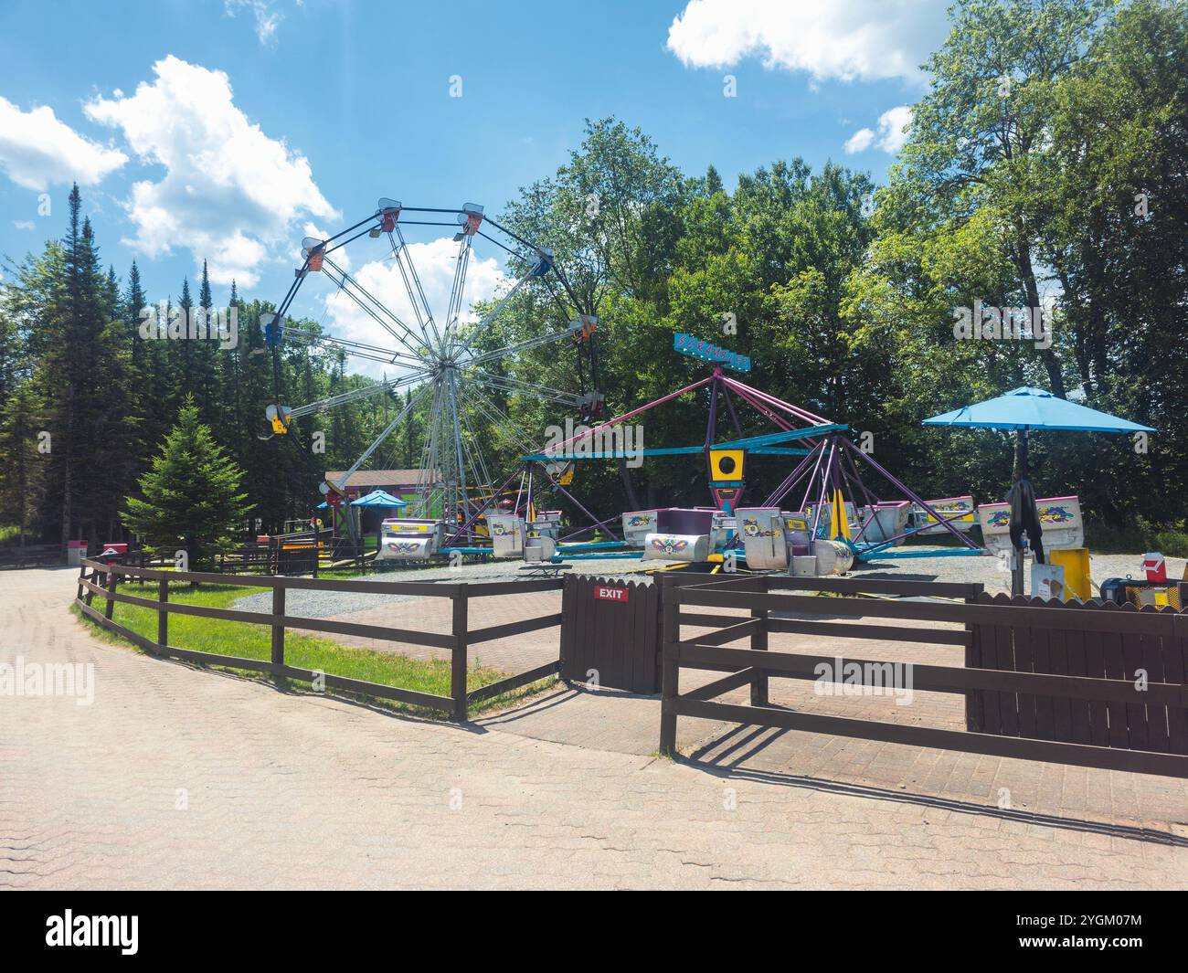 Old Forge, New York - Jul 4, 2024: Wide View of Ferris Wheel Ride ...