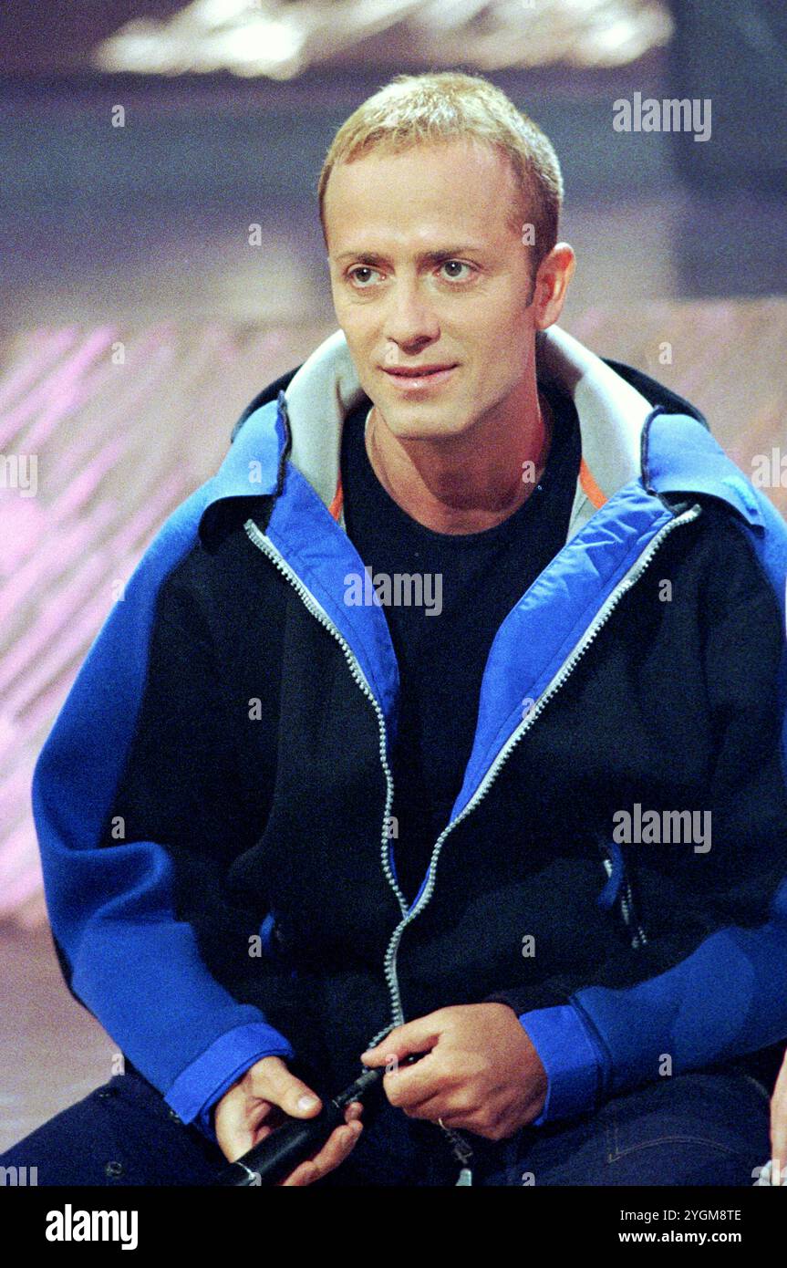 Raf singer 1999 hi-res stock photography and images - Alamy