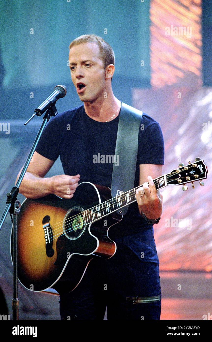 Raf italian singer 1999 hi-res stock photography and images - Alamy