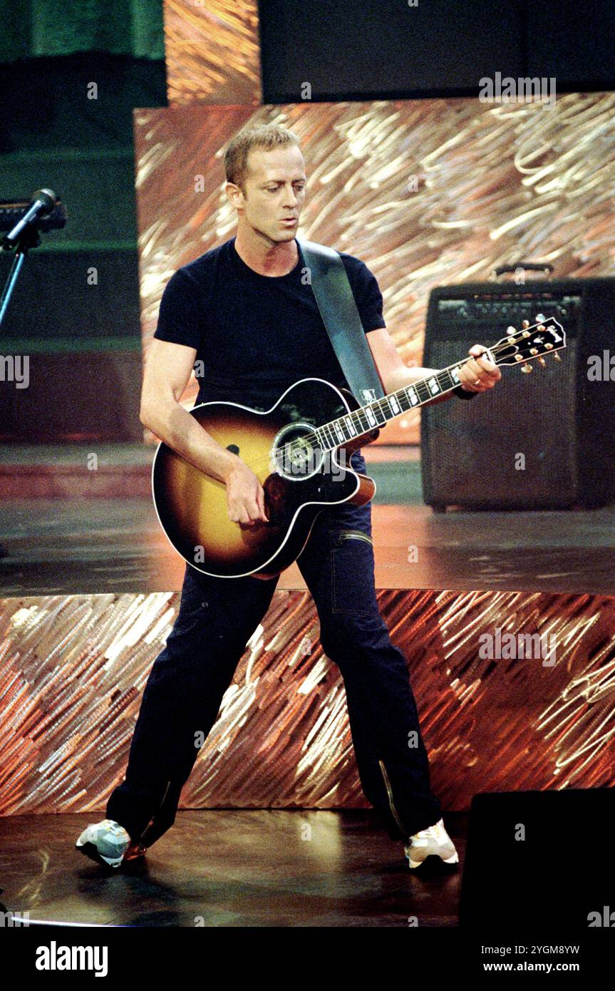 Raf singer 1999 hi-res stock photography and images - Alamy