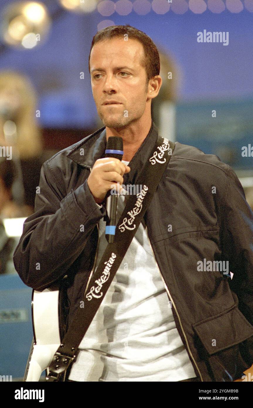 Raf singer 1999 hi-res stock photography and images - Alamy