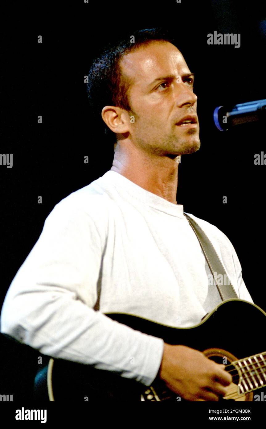 Raf singer 1999 hi-res stock photography and images - Alamy