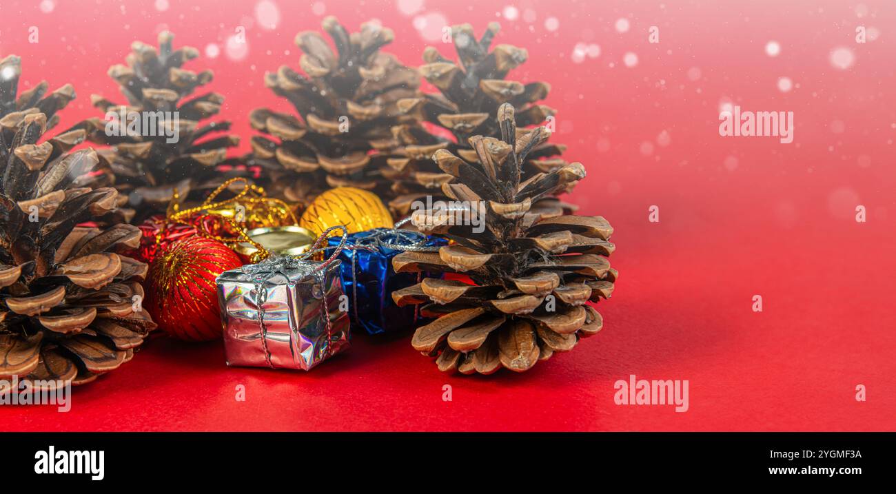 Red sparkle background scene hi-res stock photography and images - Alamy