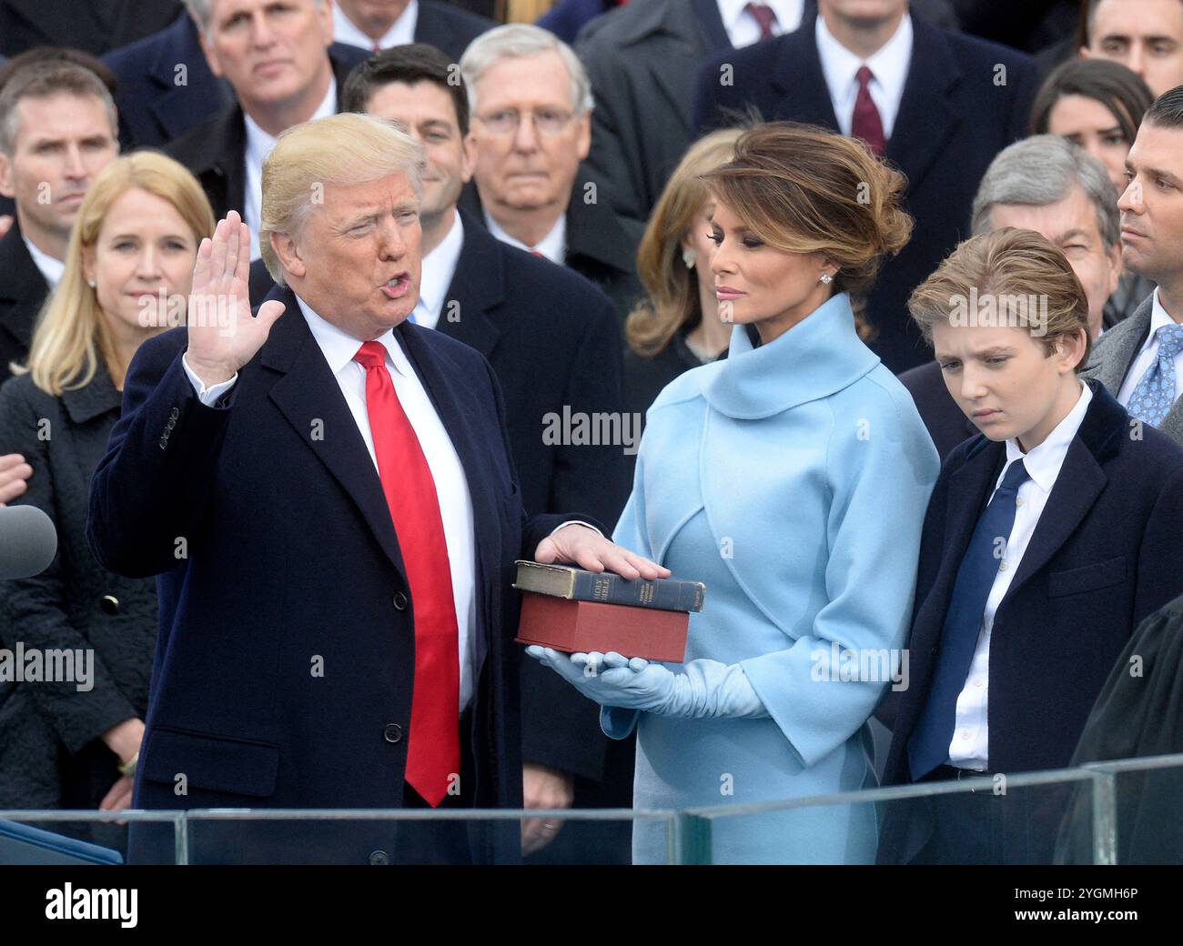 Trump 2025 oval office hi-res stock photography and images - Alamy