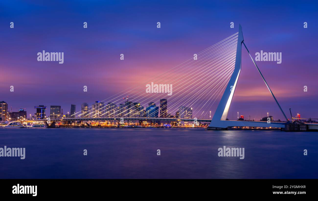 Beautiful sunset with the Rotterdam skyline on the river Maas Stock ...