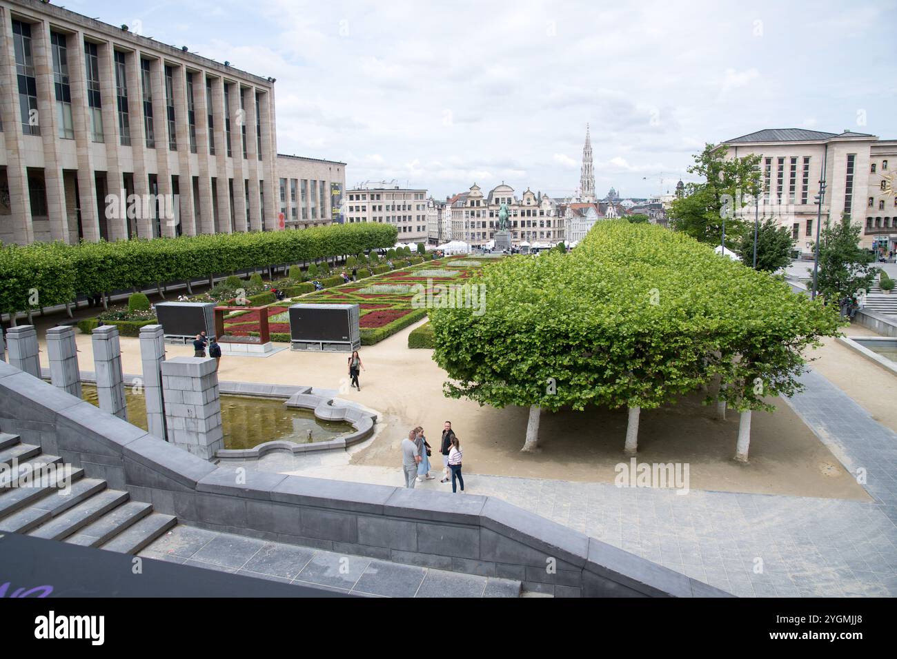 Mont des Arts / Kunstberg and Brabantine Gothic Hotel de Ville (Town ...