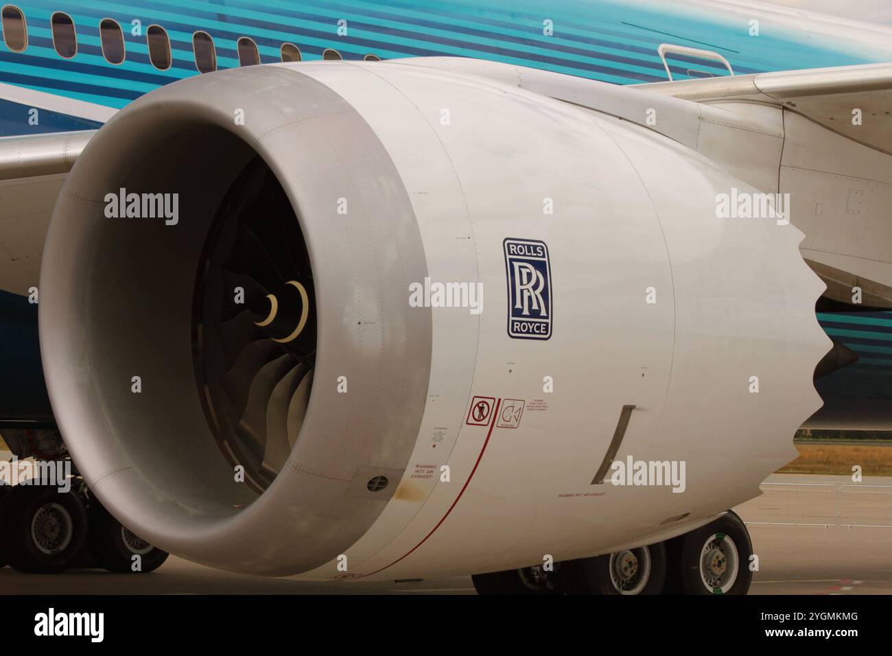 Blick auf die linke Triebwerksgondel am Dreamliner 787 von Boeing von ...