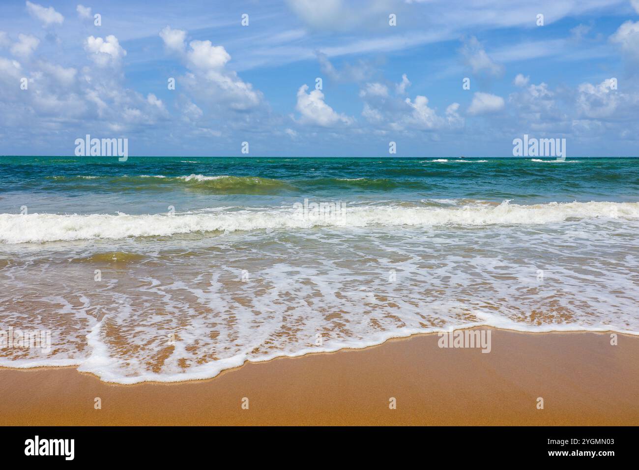 Golden sand beach turquoise waves hi-res stock photography and images ...
