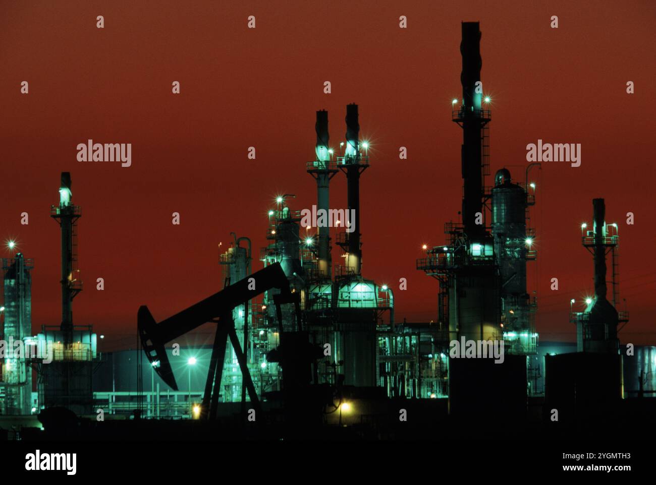 Oil refinery in california hi-res stock photography and images - Alamy