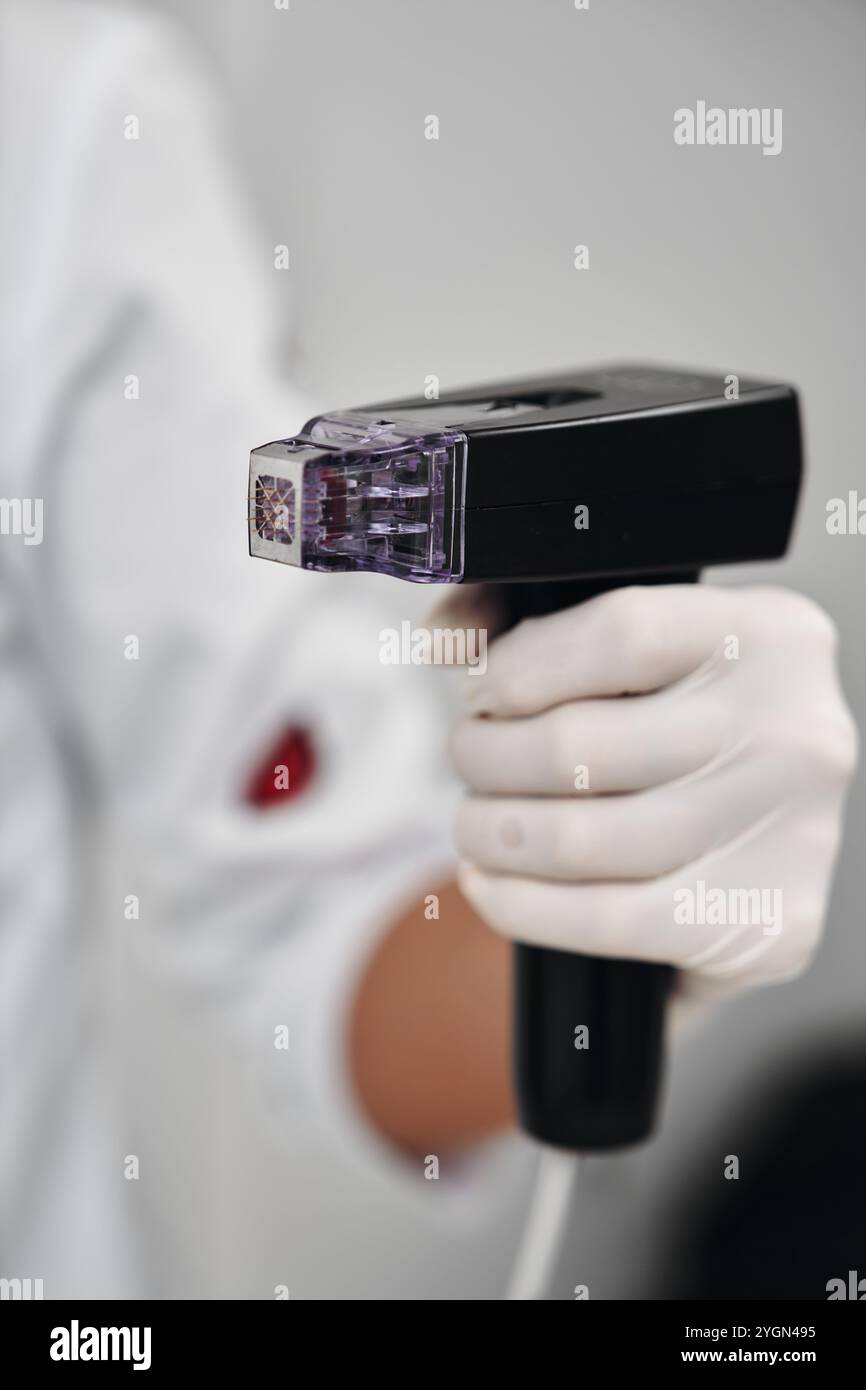 Handheld diagnostic tools hi-res stock photography and images - Alamy