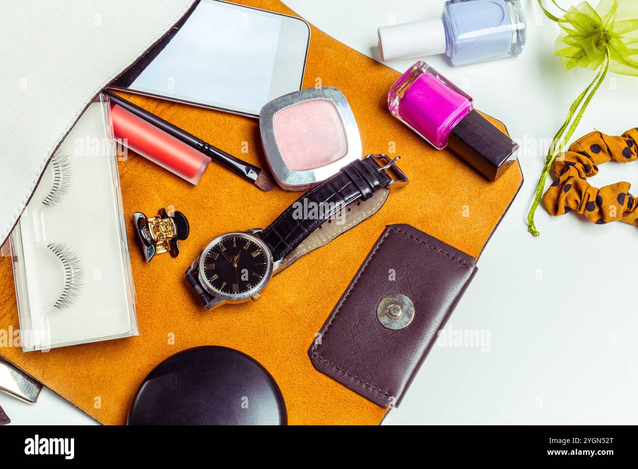 Womans handbag open hi-res stock photography and images - Alamy