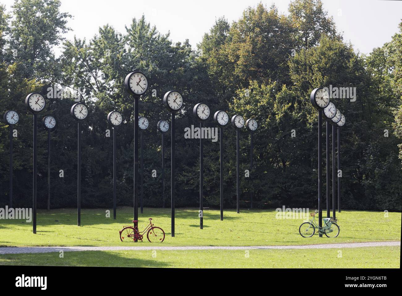 Station clocks with synchronised time, art installation Zeitfeld by ...