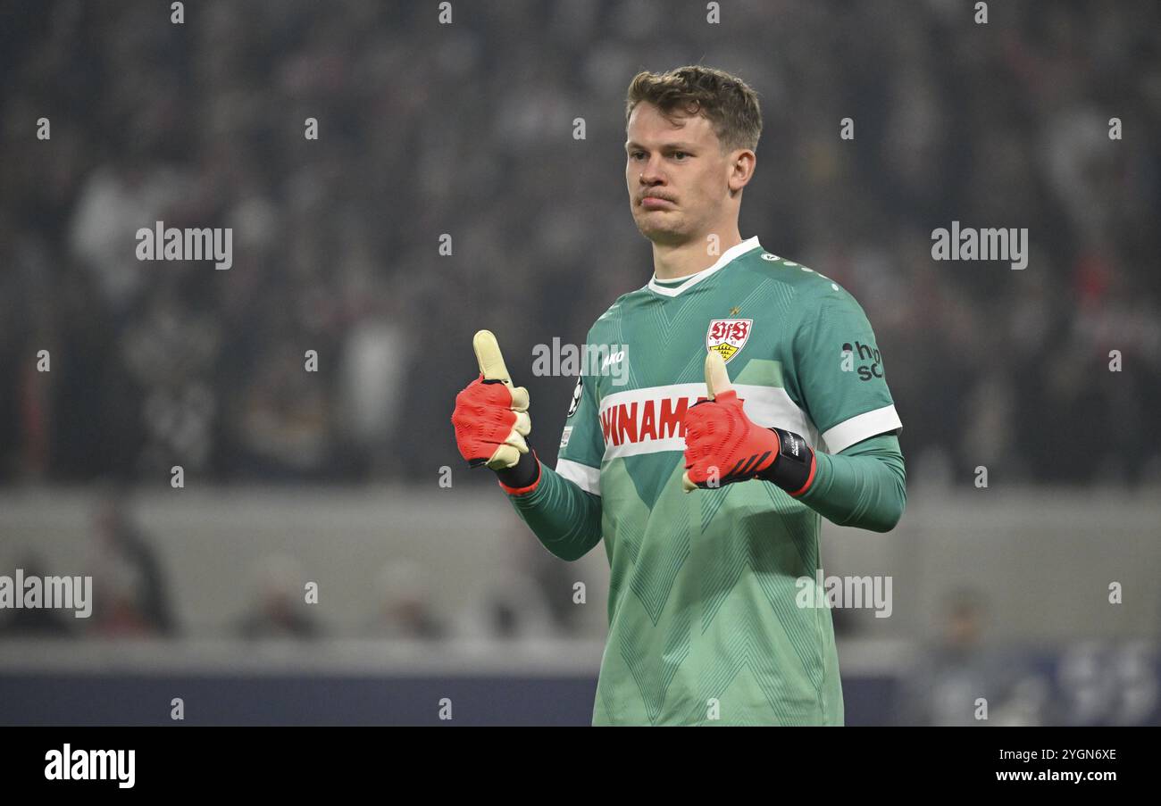 Goalkeeper Alexander Nuebel VfB Stuttgart (33) gesture gesture both ...