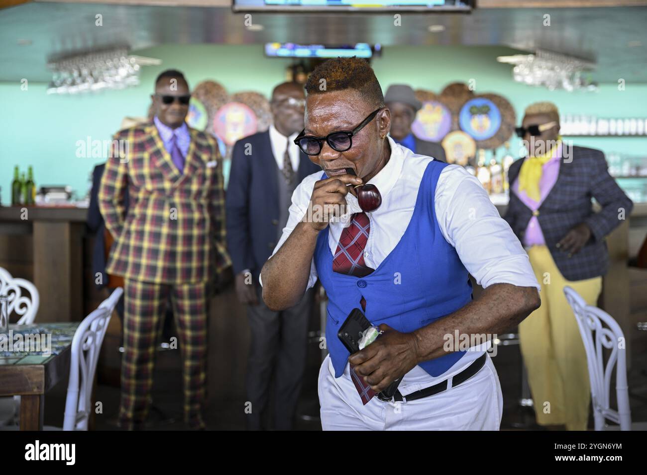 Sapeuse congo hi-res stock photography and images - Alamy