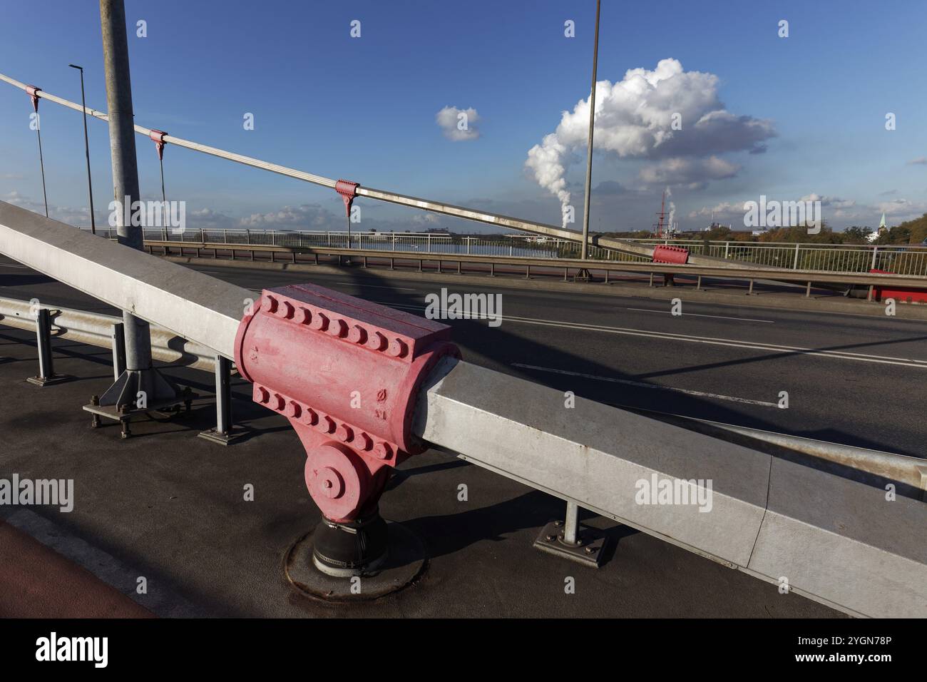 Carriageway girder of the Friedrich-Ebert-Bridge, drawbar bridge from ...