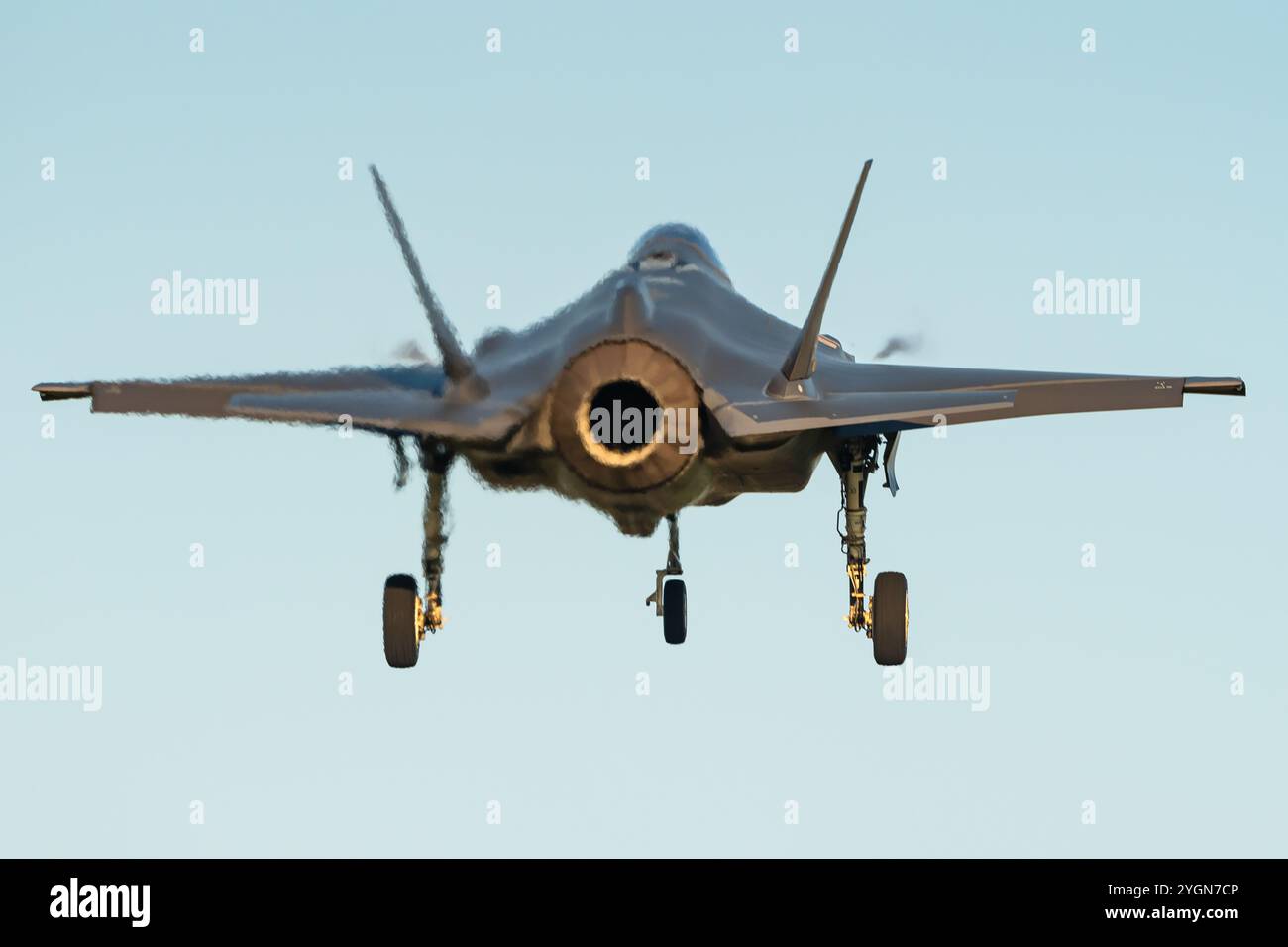 A Lockheed Martin F-35 Lightning II supersonic stealth strike fighter ...