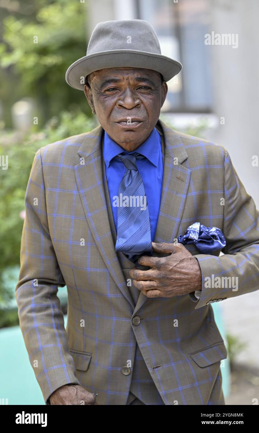 Sapeur brazzaville hi-res stock photography and images - Alamy