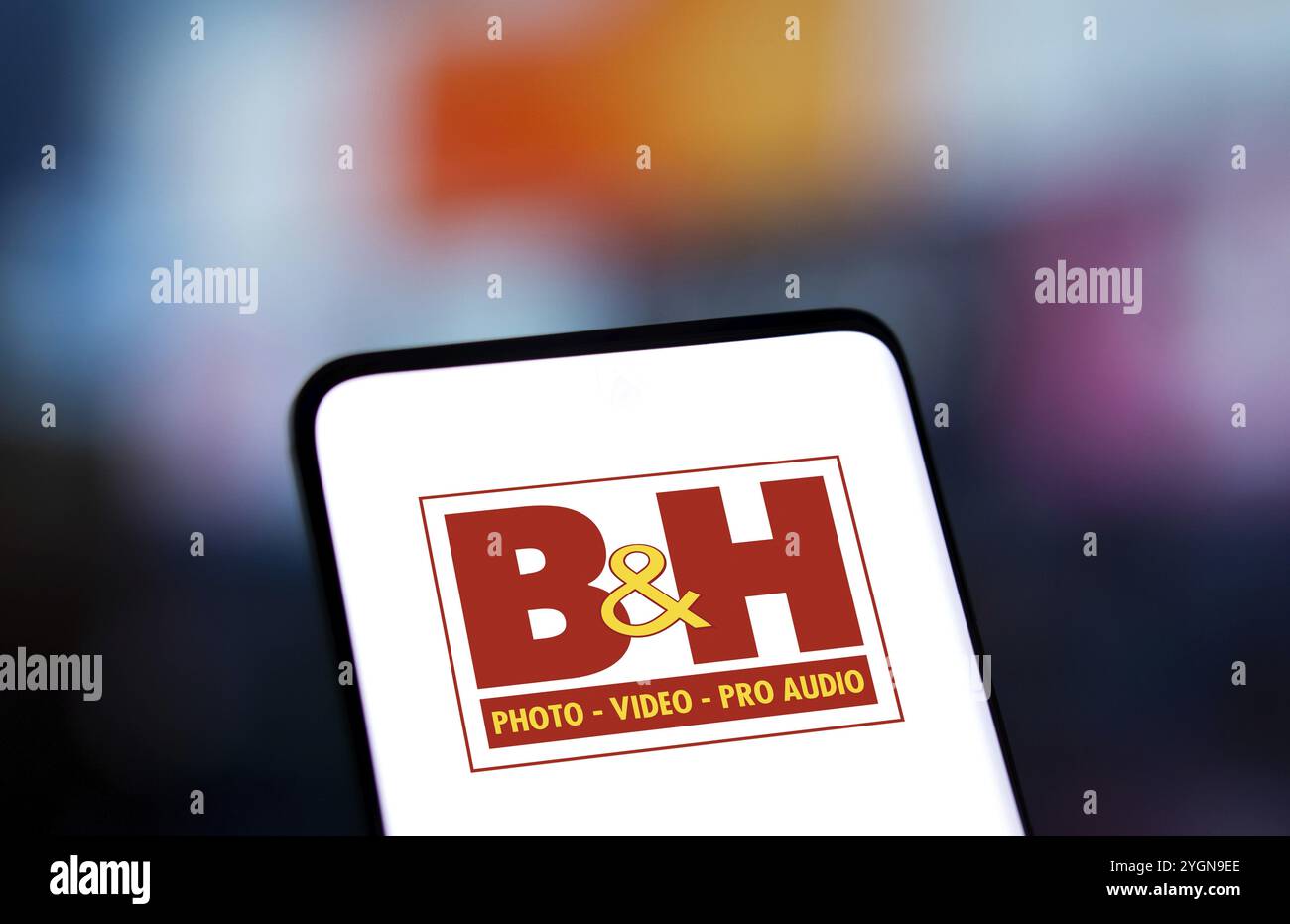 B&H photo logo is displayed on smartphone Stock Photo - Alamy