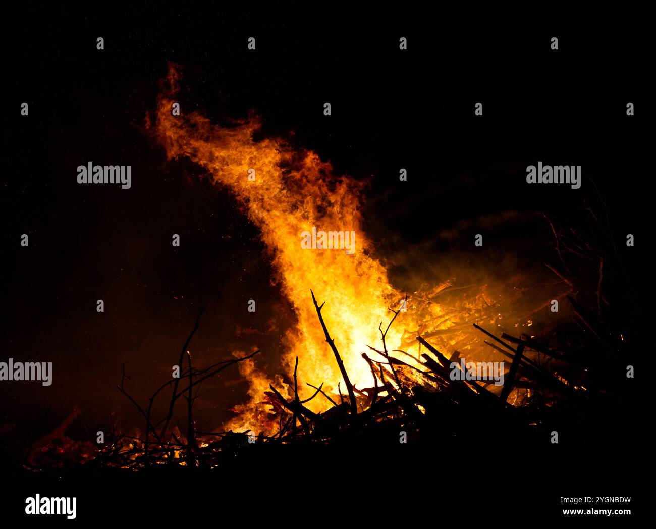 Burning red hot hi-res stock photography and images - Alamy
