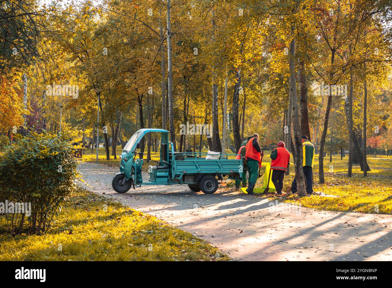 Crew efficiency hi-res stock photography and images - Alamy