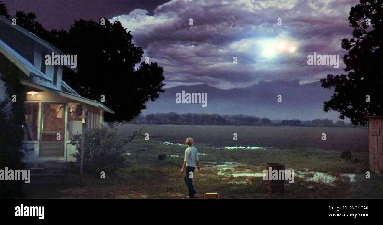 CLOSE ENCOUNTERS OF THE THIRD KIND 1978 Columbia Pictures film with ...