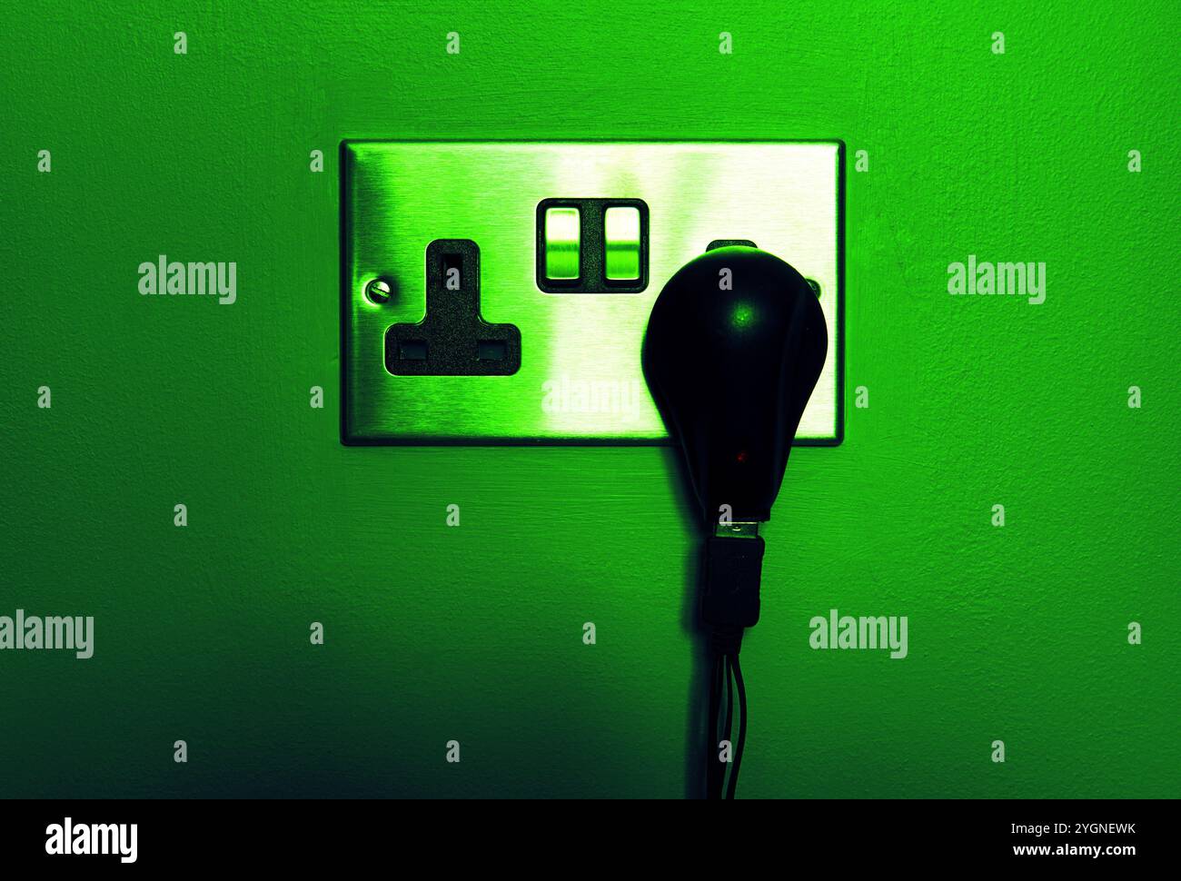 UK wall electric plug (brushed silver) with 5V power adapter with green ...