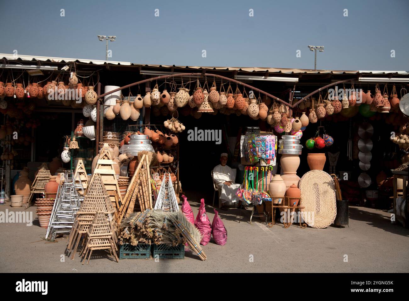 Traditional clay pots hi-res stock photography and images - Alamy