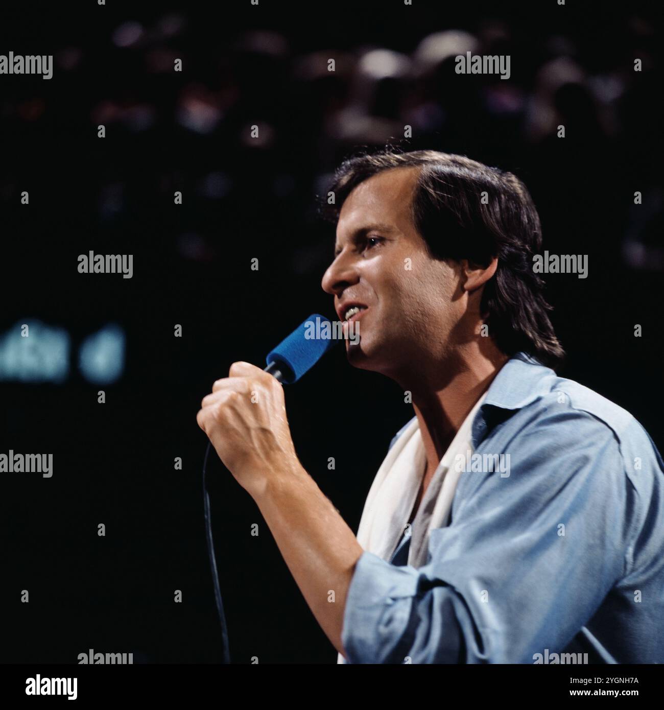 Hitparade, ZDF Musiksendung, 1977, Schlagersänger Michael Holm Stock ...
