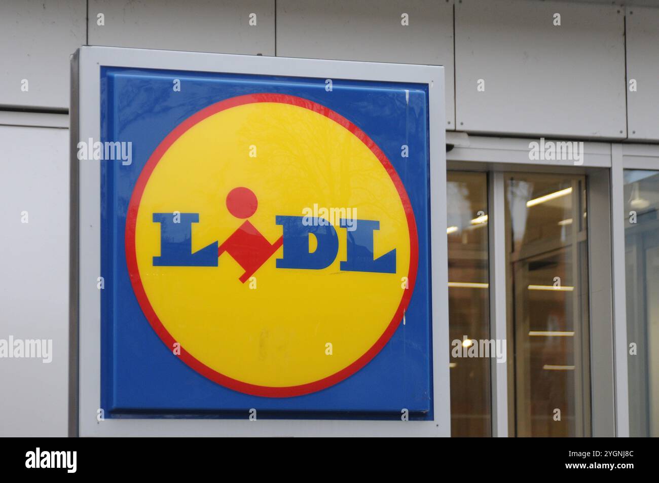Copenhagen/ Denmark/08 Nov. 2024/Geran lidl grocery chain store n ...