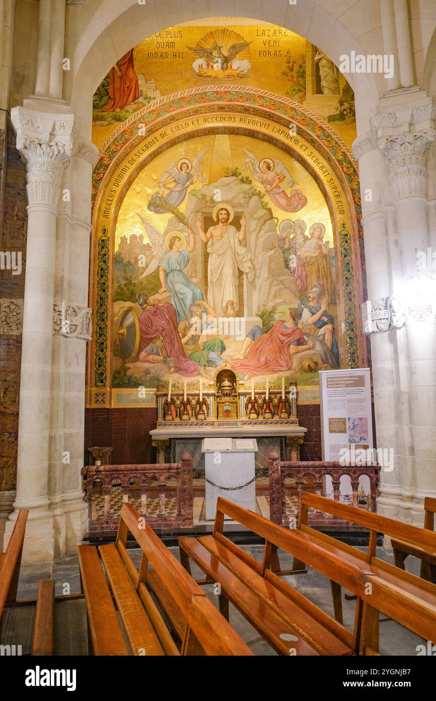 Lourdes, France - 1 Nov, 2024: Interior of the Basilica of Our Lady of ...
