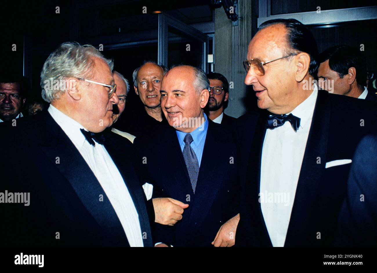 Parteichef der sowjetunion hi-res stock photography and images - Alamy