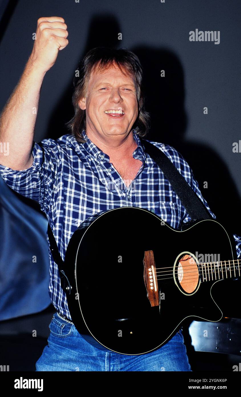 Gunter Gabriel, deutscher Country Sänger, bei einem Auftritt, circa ...