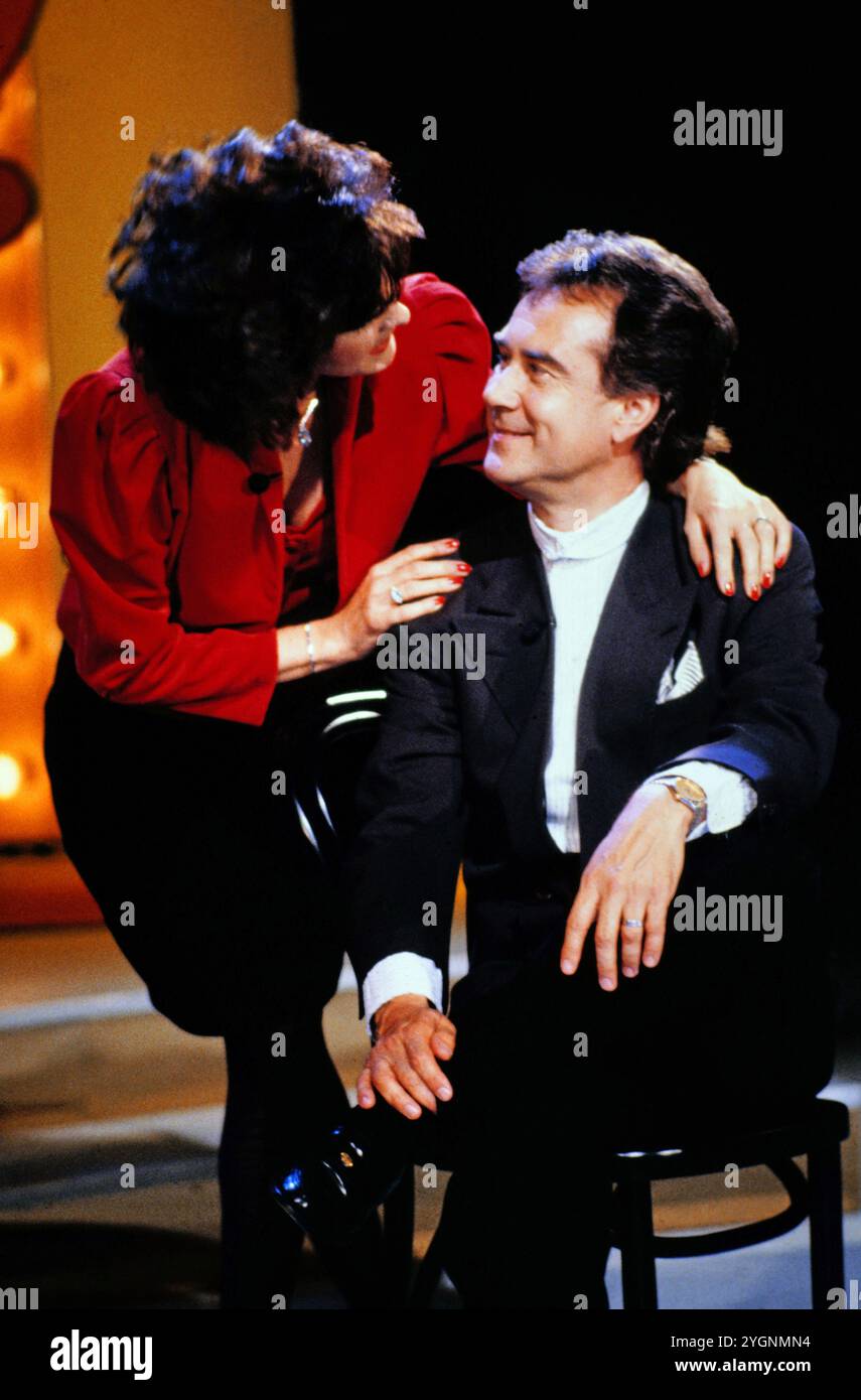 Paola und Kurt Felix, Schweizer Moderatoren-Paar, Bild circa 1987 Stock ...