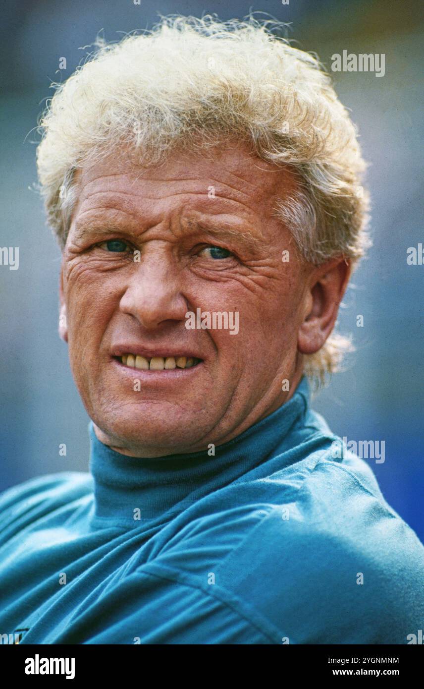 Karl-Heinz Feldkamp, aka Kalli Feldkamp, ehemaliger Fussballspieler und Fussballtrainer ...