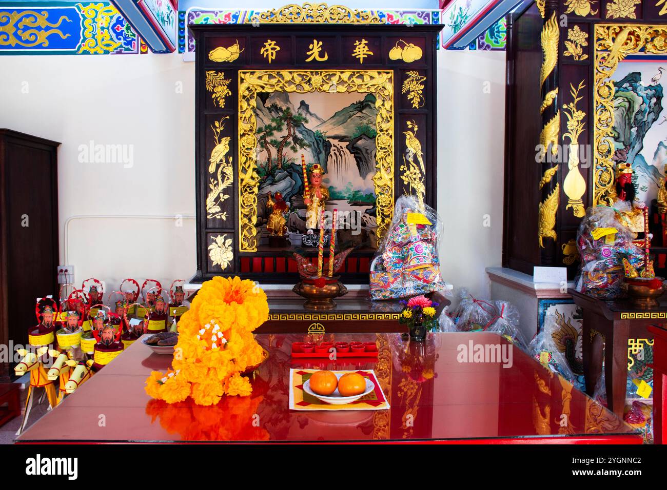 Lao Ben Tou Gong Land god or Bang Yai Chinese God Shrine for thai ...