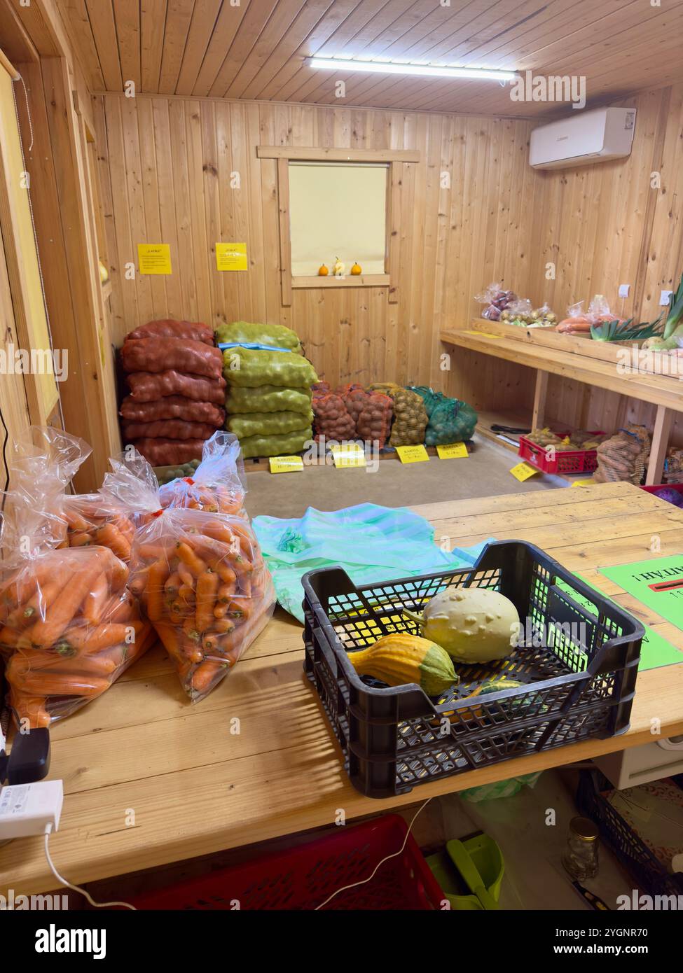 Rustic farm shop interior smartphone stock photos and images - Alamy