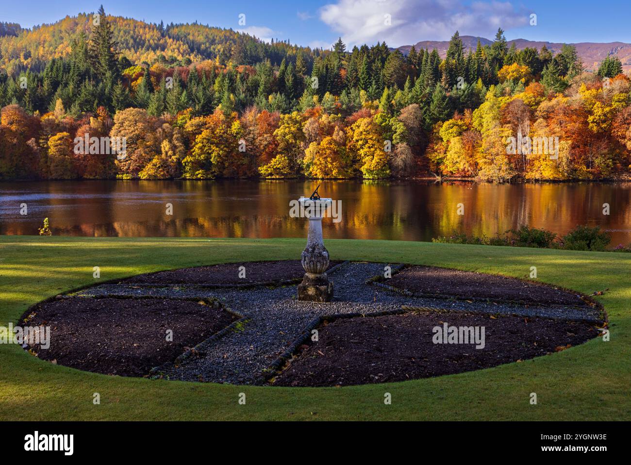 Autumn in perthshire hi-res stock photography and images - Alamy