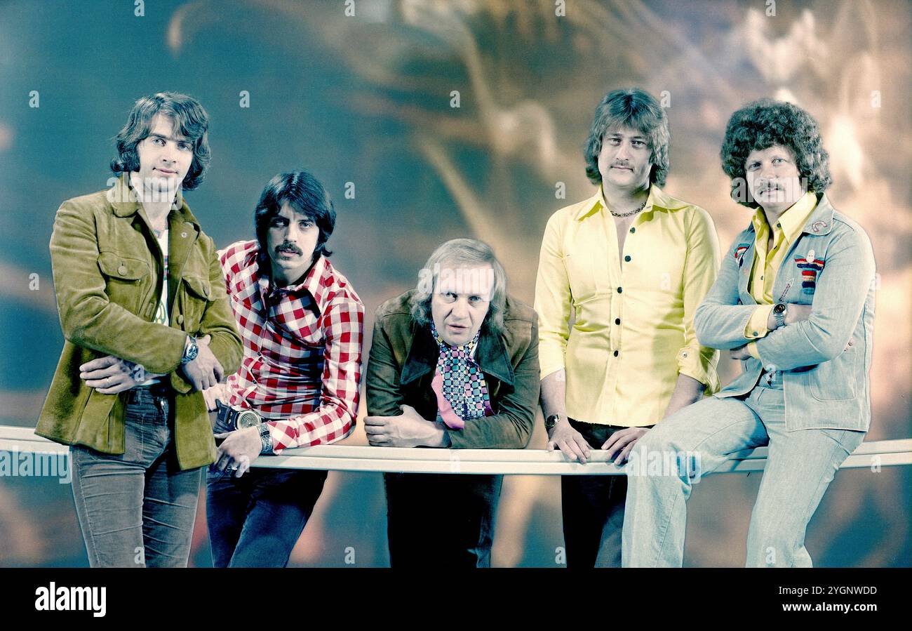 Funfkopfige band hi-res stock photography and images - Alamy