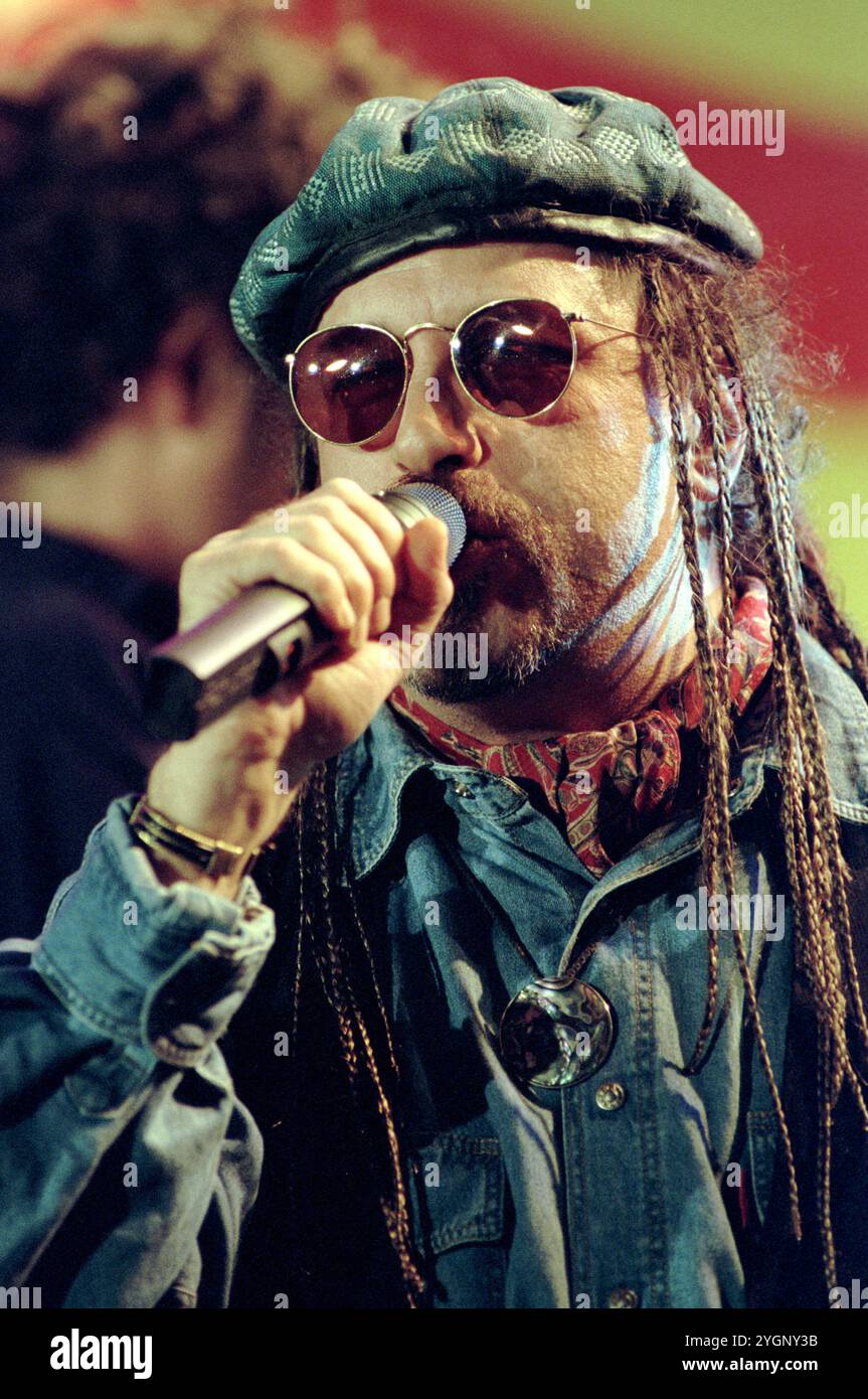 Milan Italy 15/05/1997: Sir Oliver Skardy, singer of the Pitura Freska ...