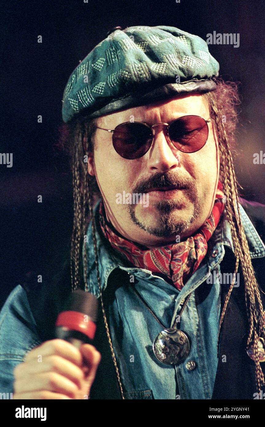 Milan Italy 15/05/1997: Sir Oliver Skardy, singer of the Pitura Freska ...