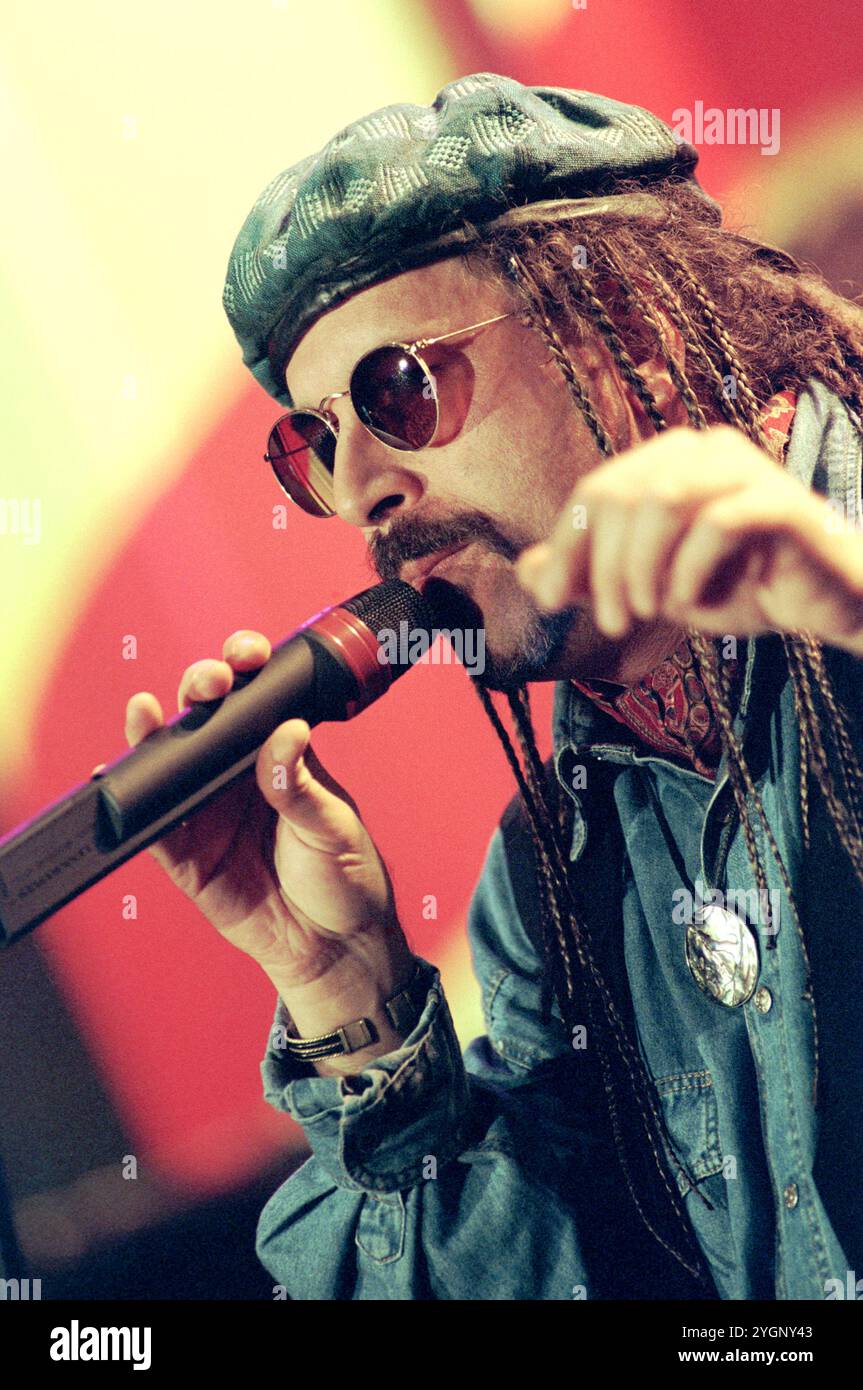 Milan Italy 15/05/1997: Sir Oliver Skardy, singer of the Pitura Freska ...